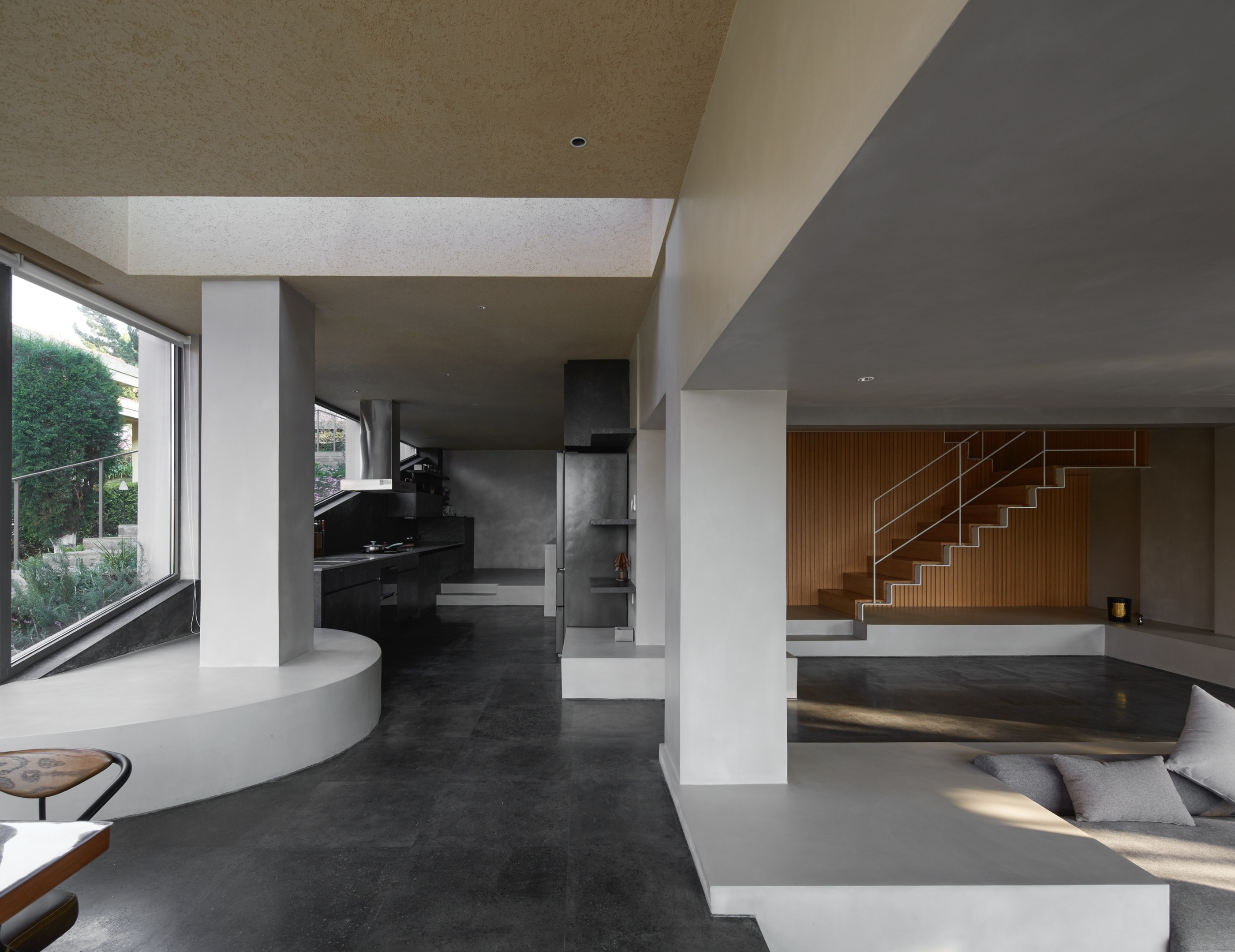 house rooted in the soil is a holiday home to reconnect with nature ...