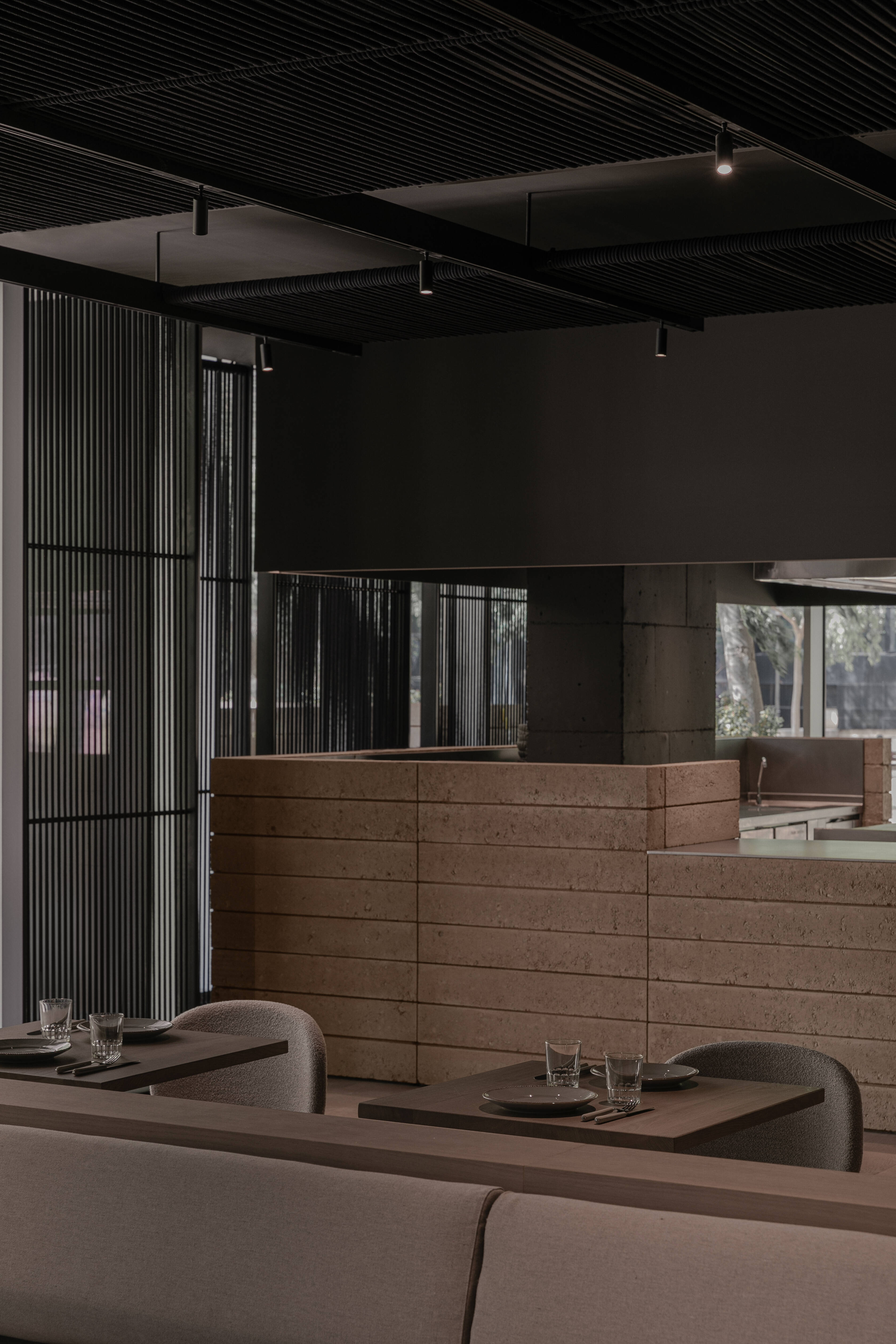 barcelona bosco de lobos restaurant seeks rhythm and balance through ...