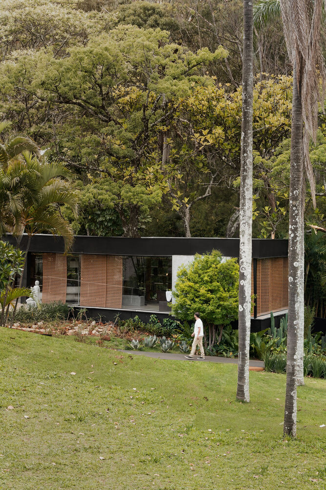 news: contemporary bungalow designed for a nature-immersive shower ...