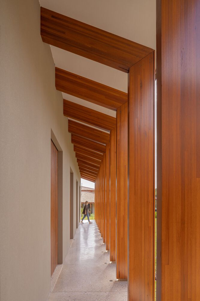 gui mattos highlights open layout and indoor-outdoor design scheme at ...