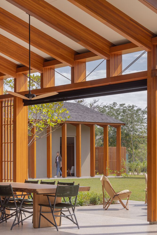 gui mattos highlights open layout and indoor-outdoor design scheme at ...