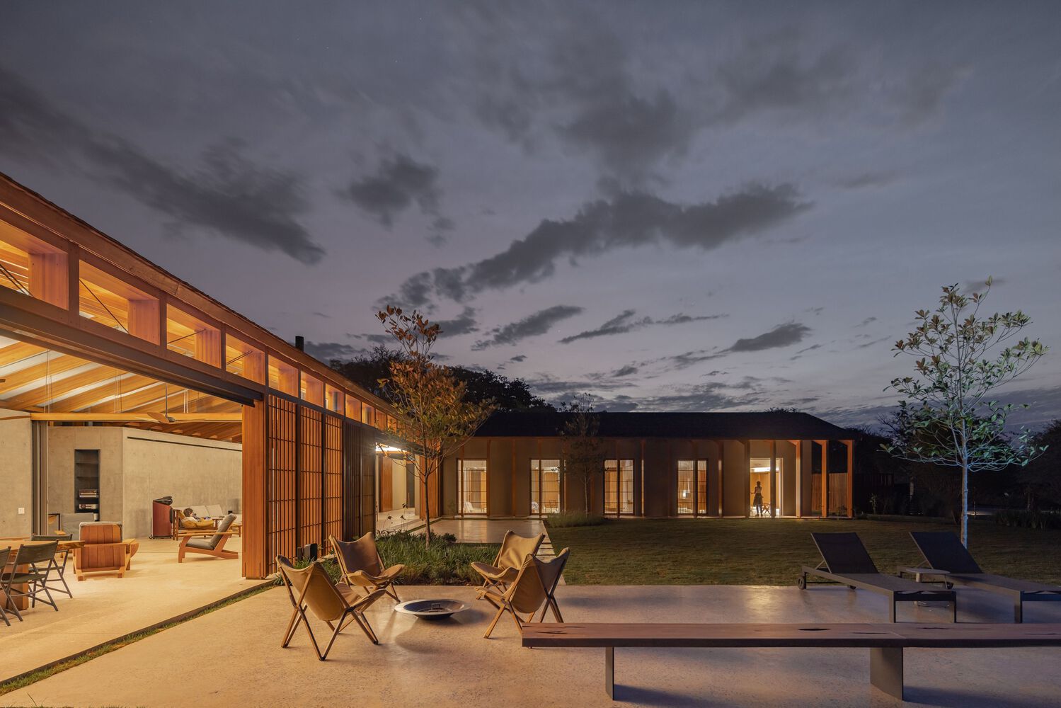 gui mattos highlights open layout and indoor-outdoor design scheme at ...