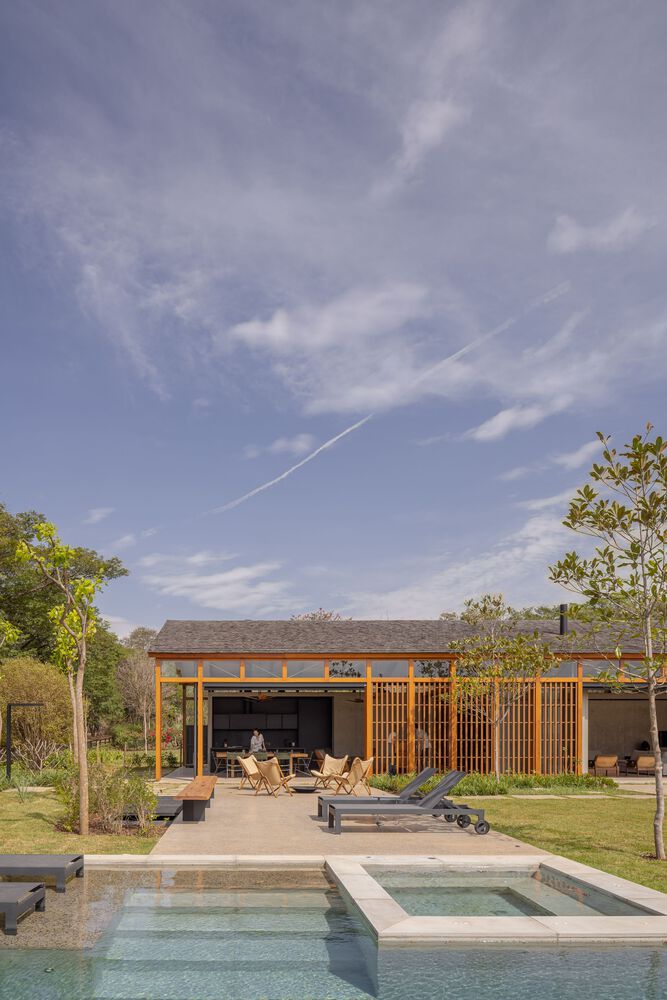 gui mattos highlights open layout and indoor-outdoor design scheme at ...