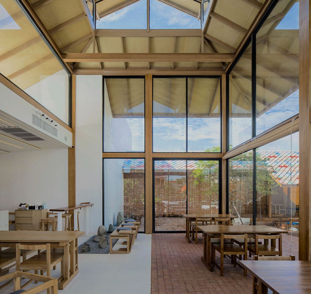 chirp café & chat space pays homage to ayutthaya’s architectural ...