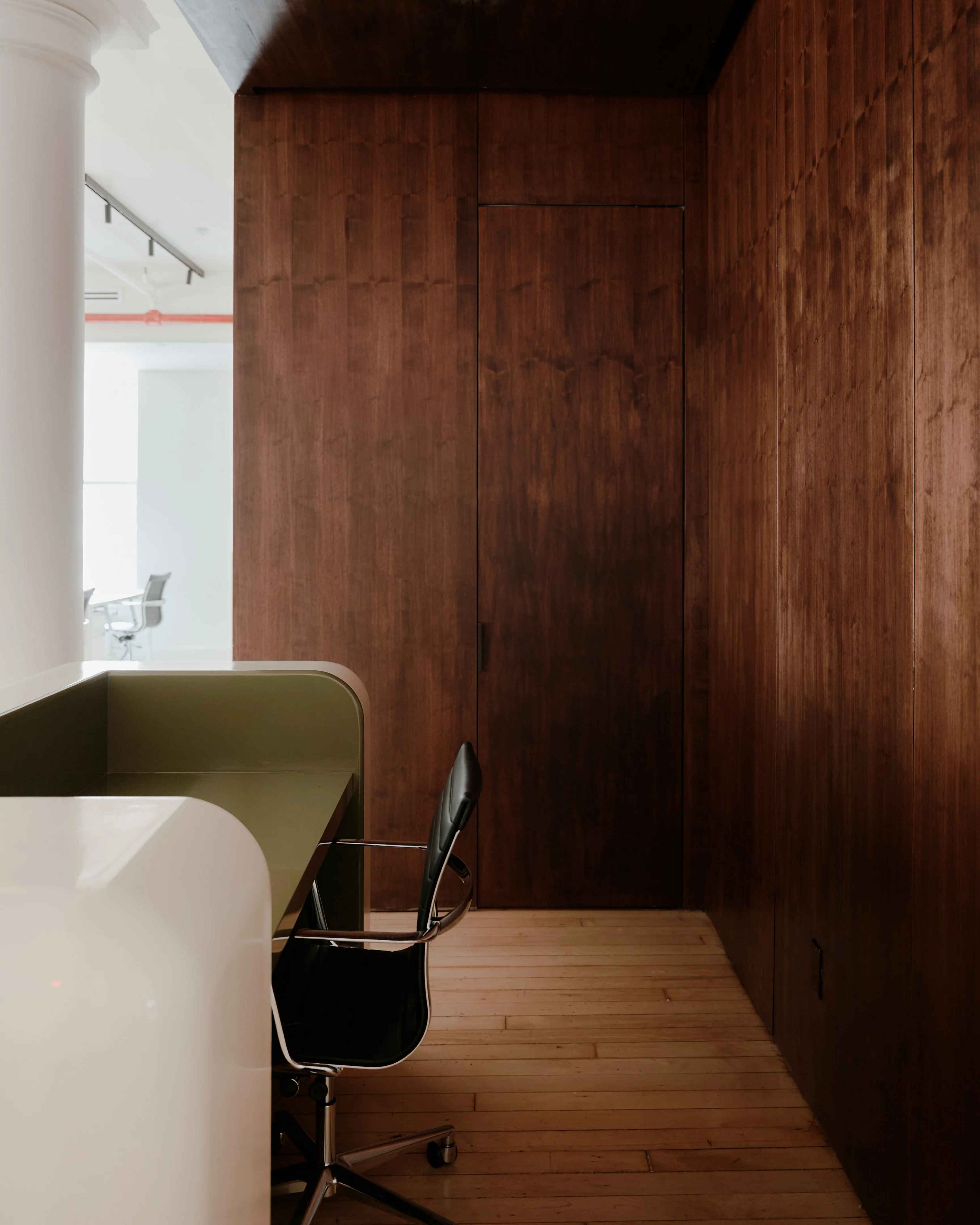 inside elmo studios’ warmly reimagined furniture.com hq in new york ...