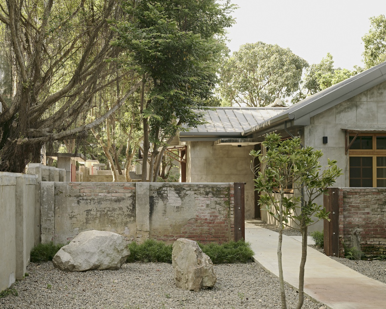 news: pumt architects completes a subtle restoration to a military ...