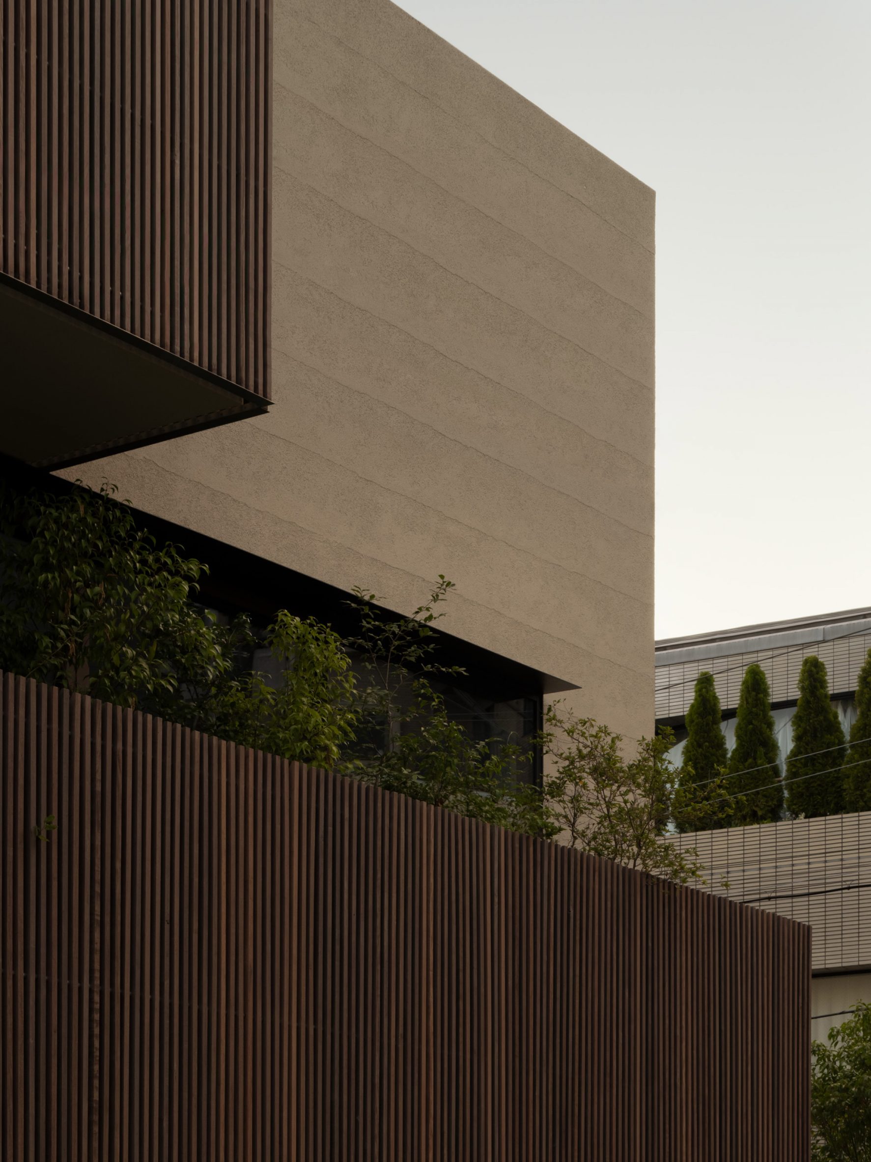 keiji ashizawa designs an introverted industrial minimalist house in ...