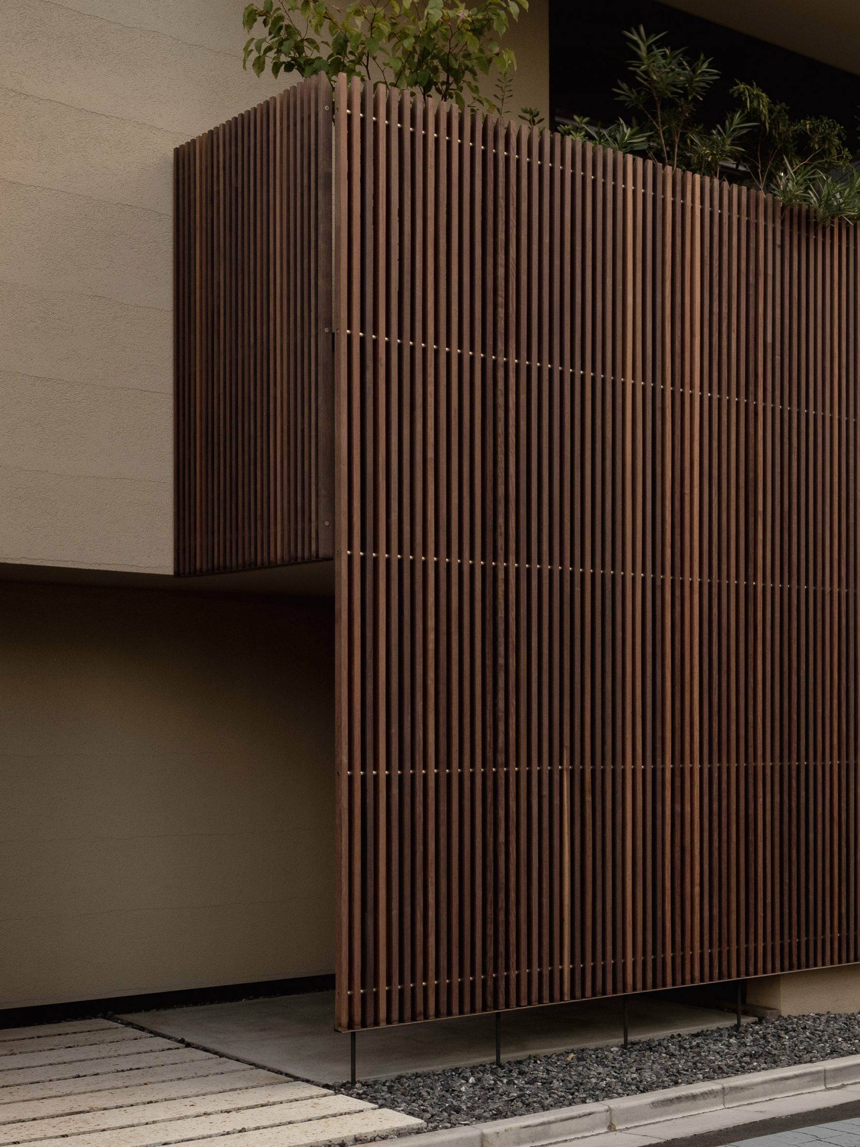 keiji ashizawa designs an introverted industrial minimalist house in ...