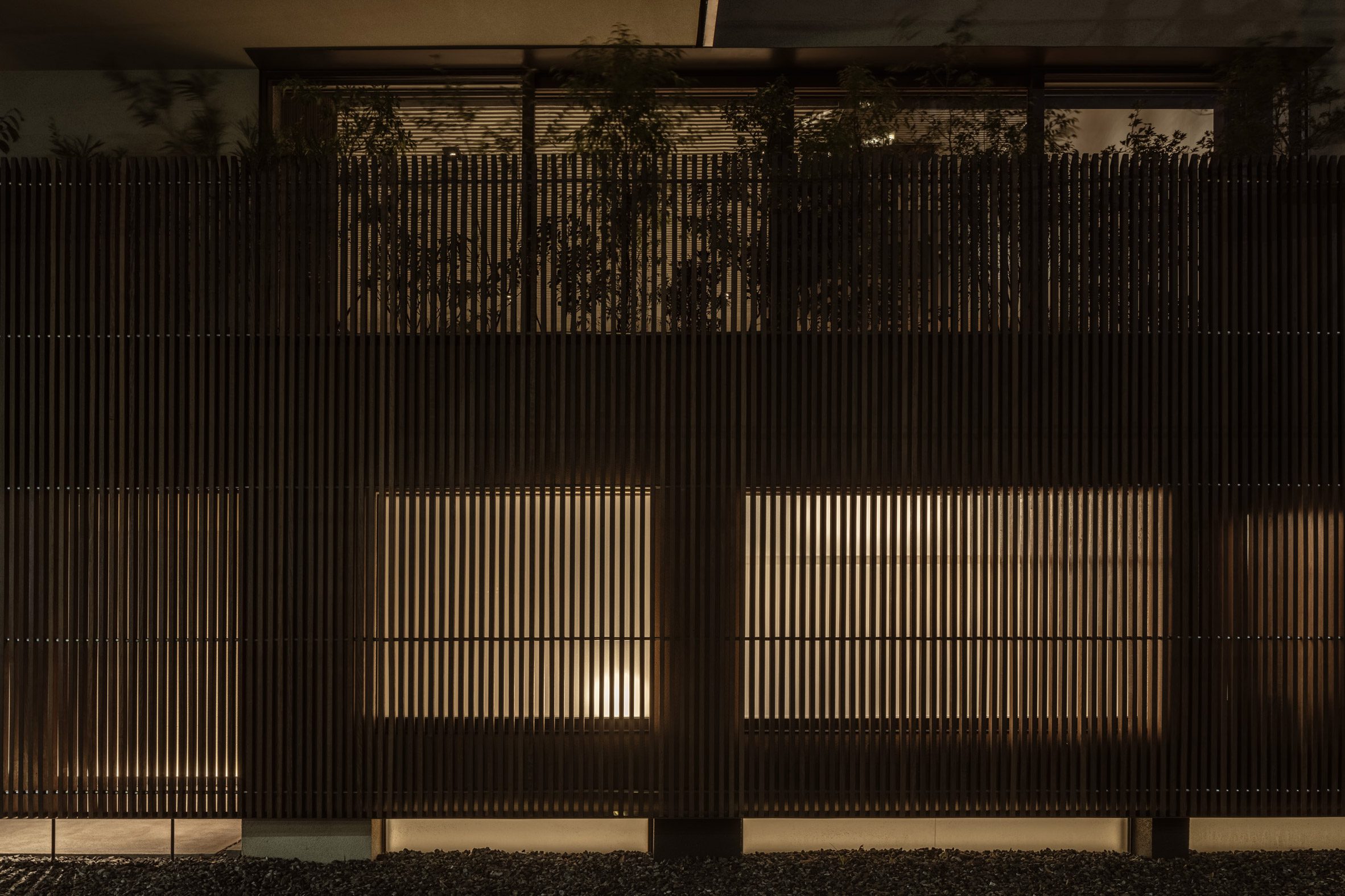 keiji ashizawa designs an introverted industrial minimalist house in ...