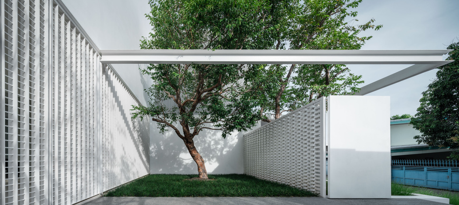 veil house sparks ethereality using translucent screens and courtyards ...